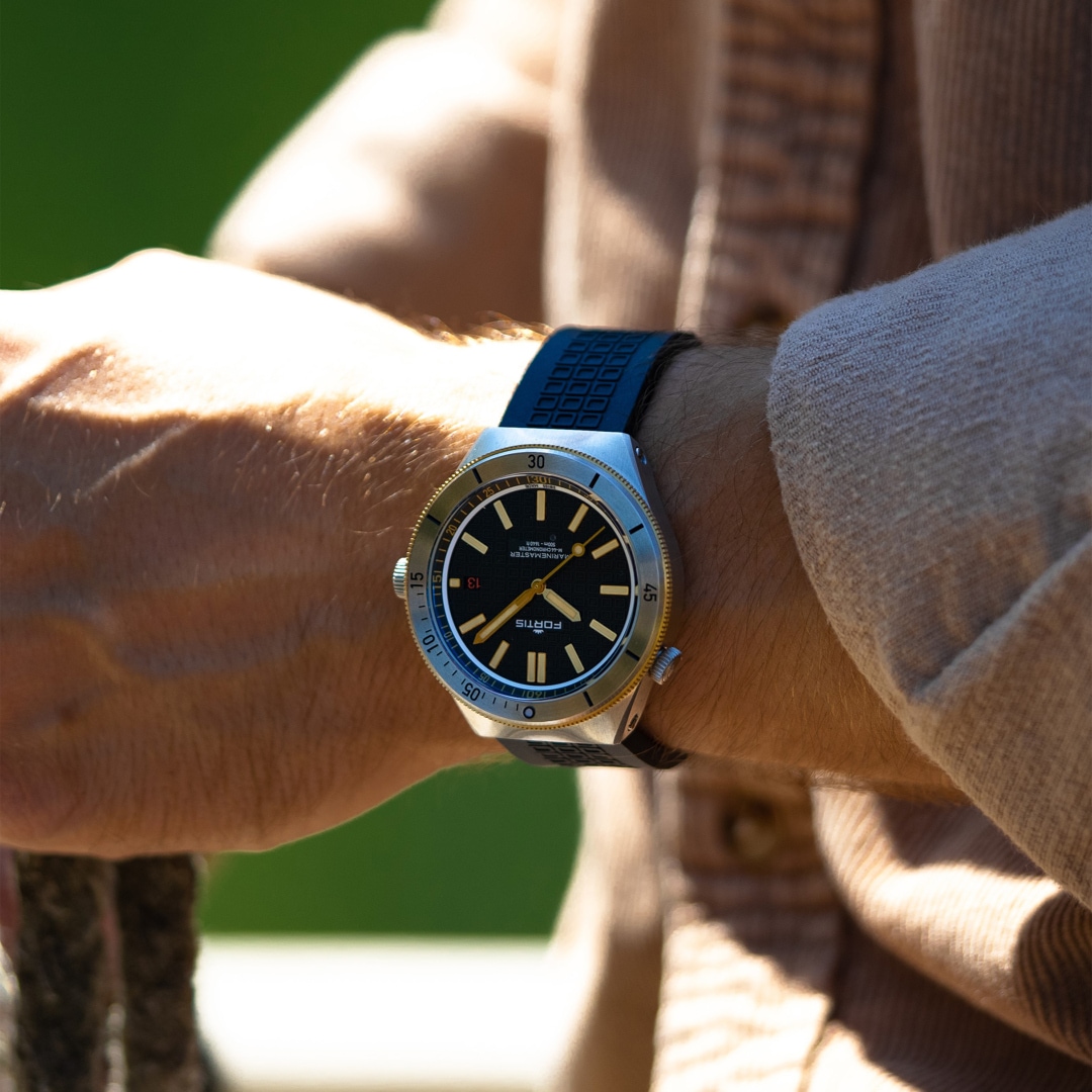 F8120015 | Fortis Marinemaster M-44 Chronometer Black Resin Gold ...