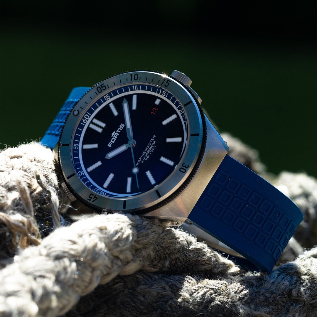 Fortis Marinemaster M-44 Chronometer Ocean Blue Horizon Strap | F8120021