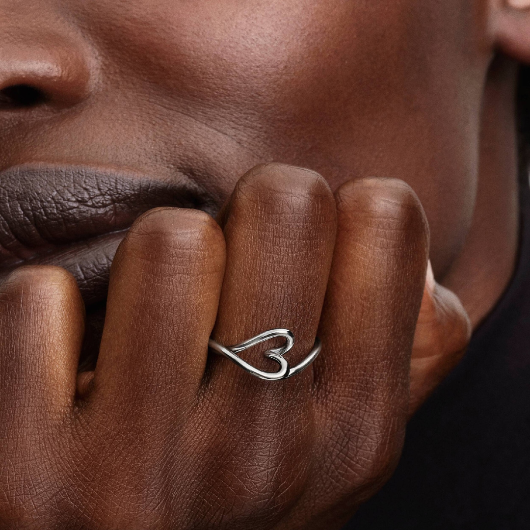 194361C00 | Pandora Organically Shaped Heart Small Ring 925 Silver