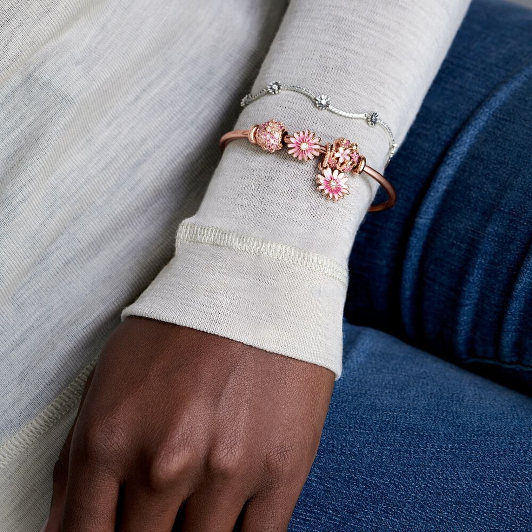 Pandora Rose Moments Rosafarbenes Pavé-Gänseblümchen Charm