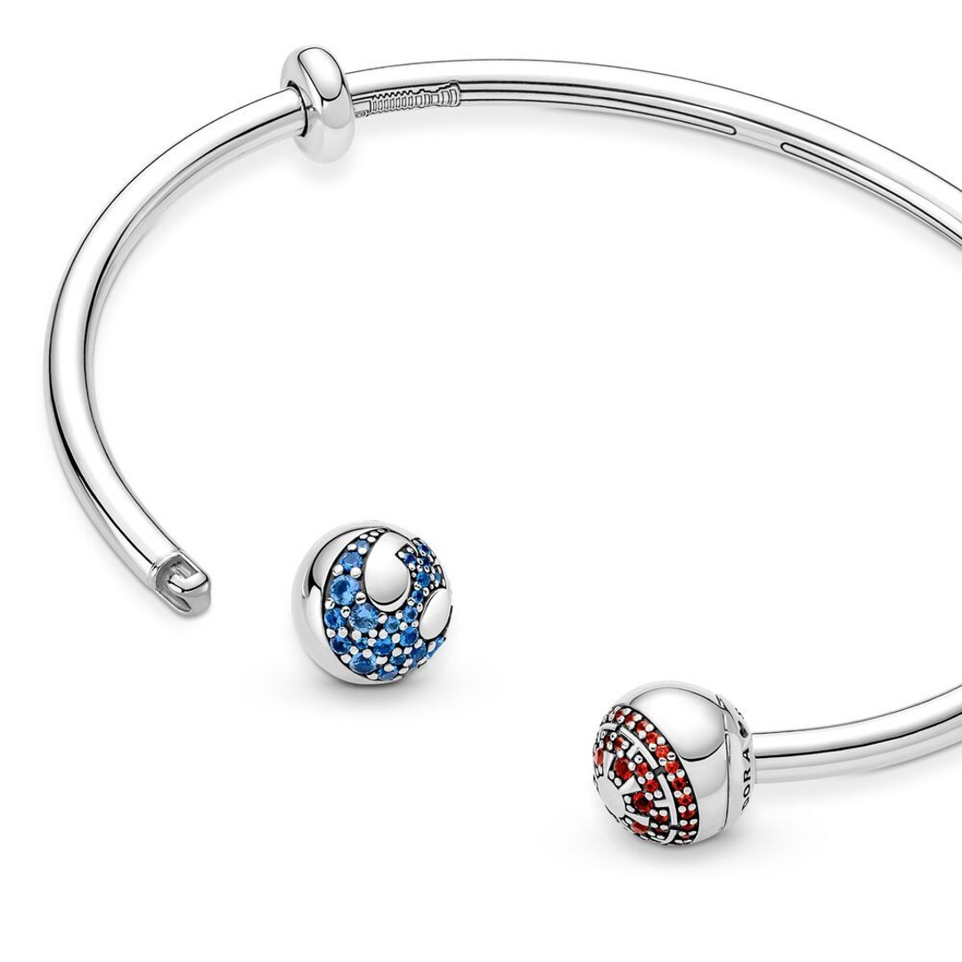 Pandora Moments x Star Wars Helle & Dunkle Seite-Logo Offener Armreif