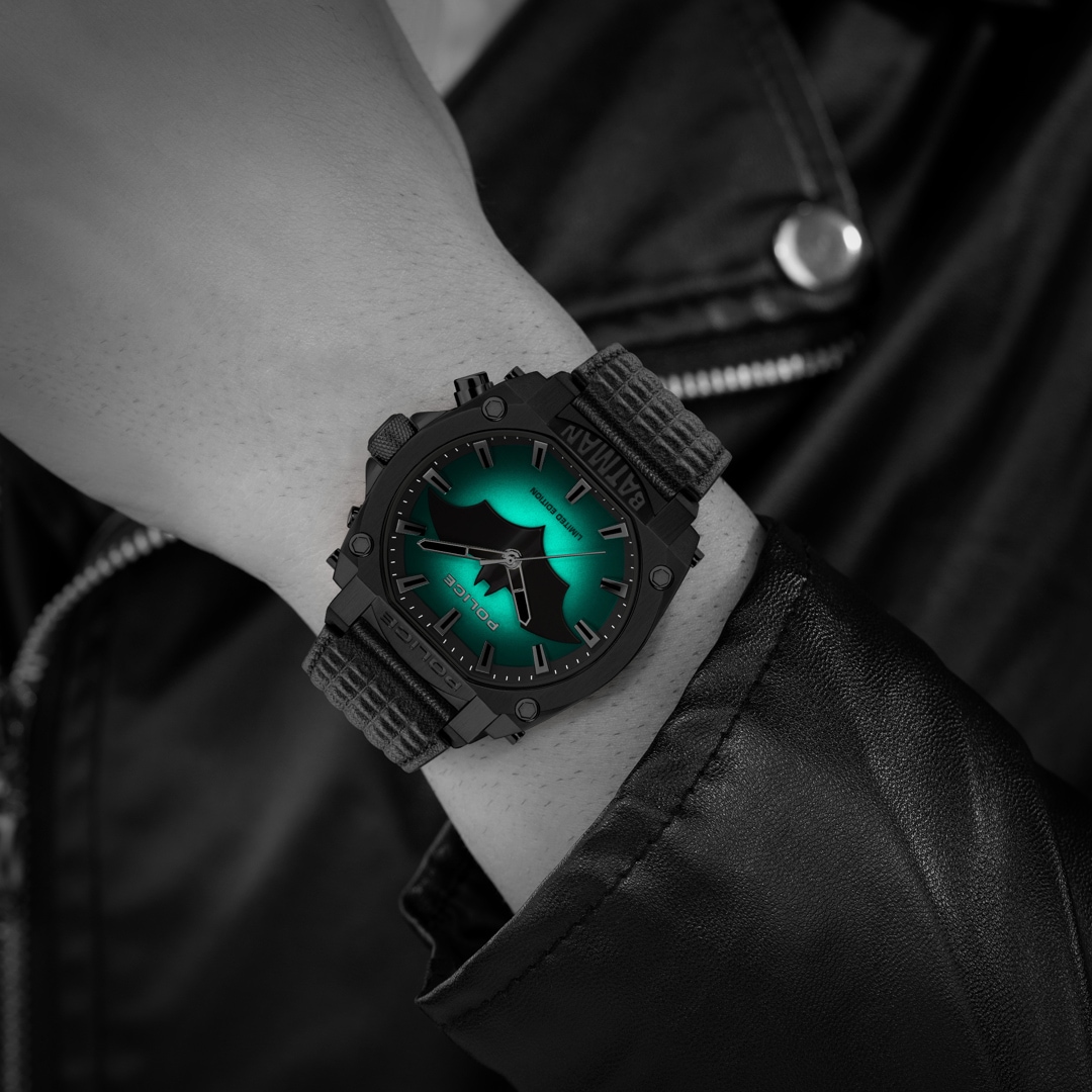 Police x Forever Batman Backlight Limited Edition | PEWGD0022601