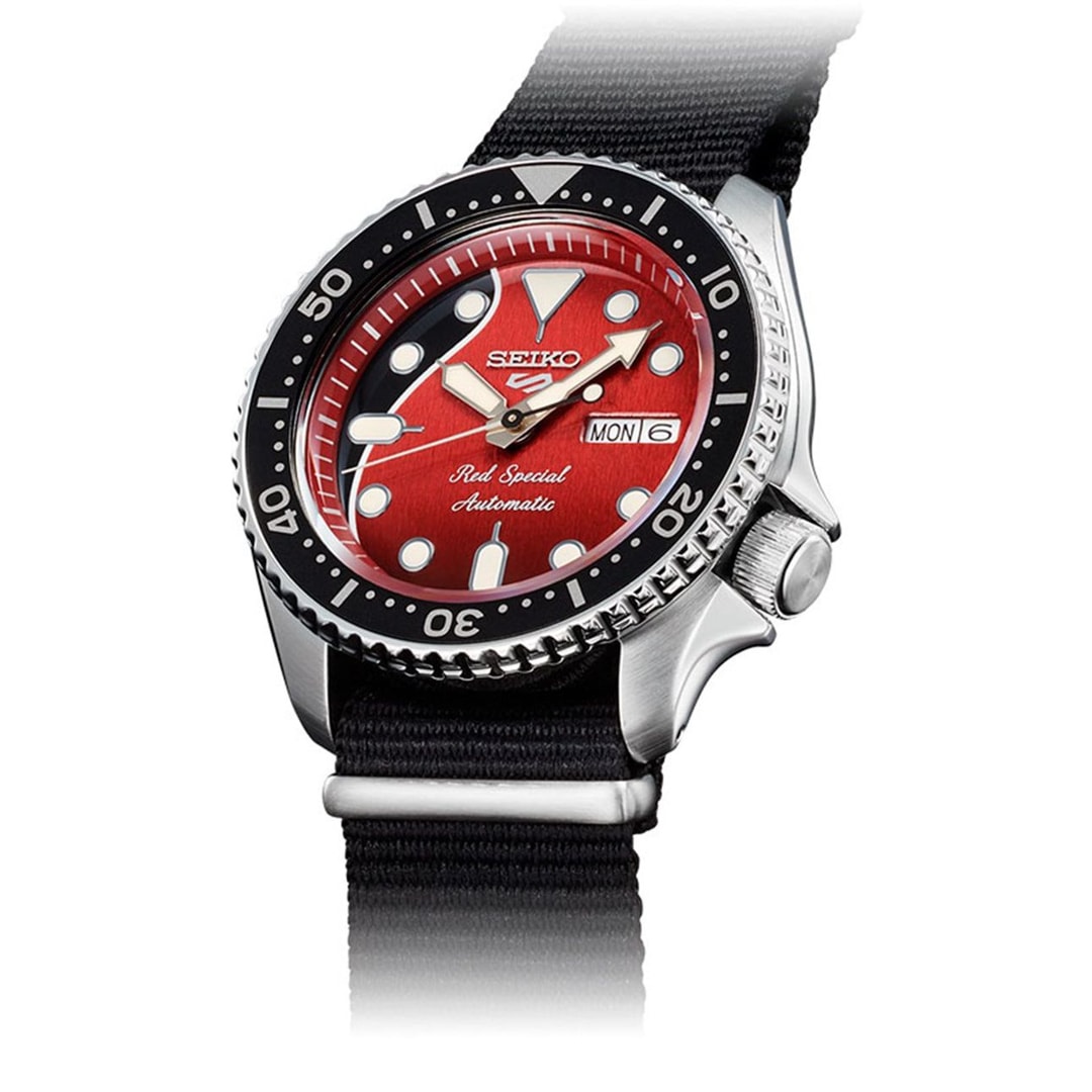 Seiko 5 Sports Brian May Red Special Limited Edition | SRPE83K1