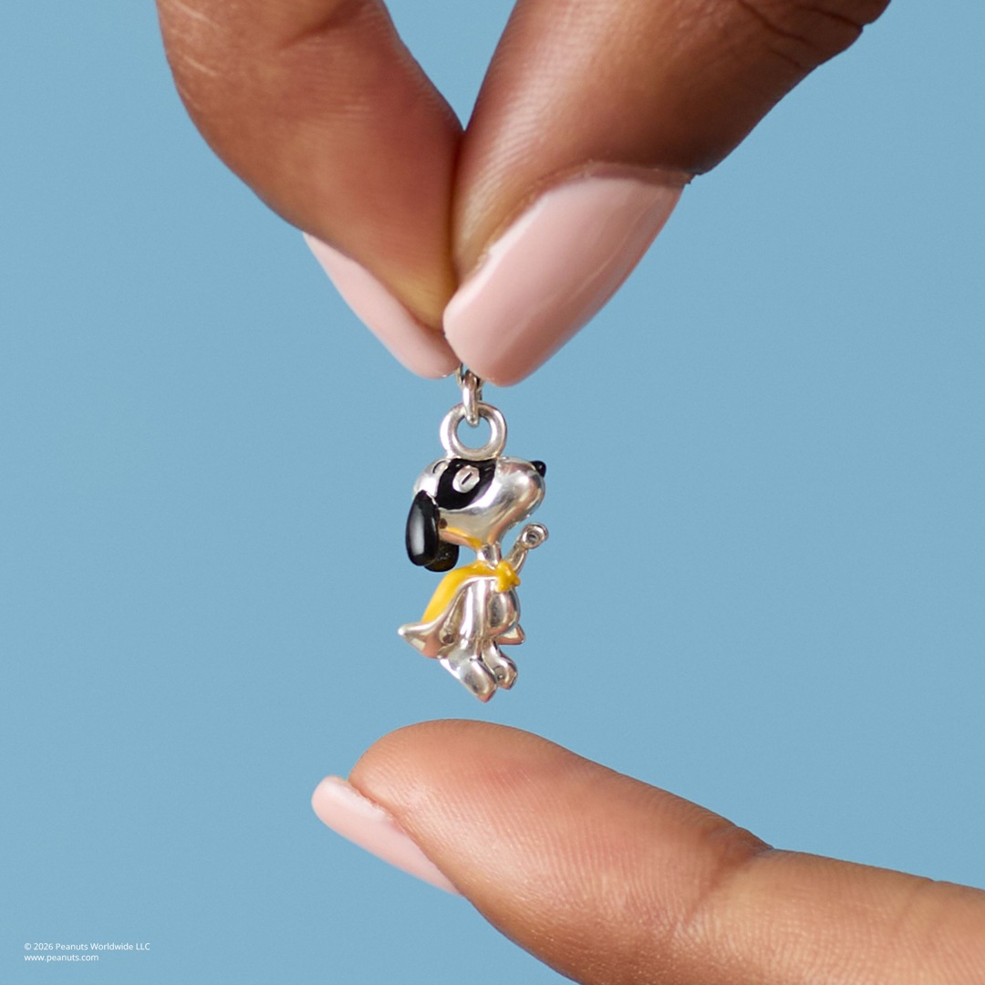 2242-664-7 | Thomas Sabo Silver Charm Pendant Snoopy Superhero PEANUTS ...