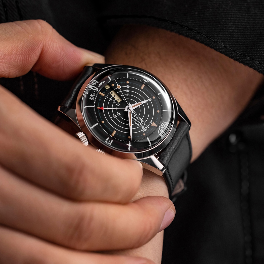 Vulcain Nautical Heritage Cricket Black & Beige Patina Plexi 42mm ...